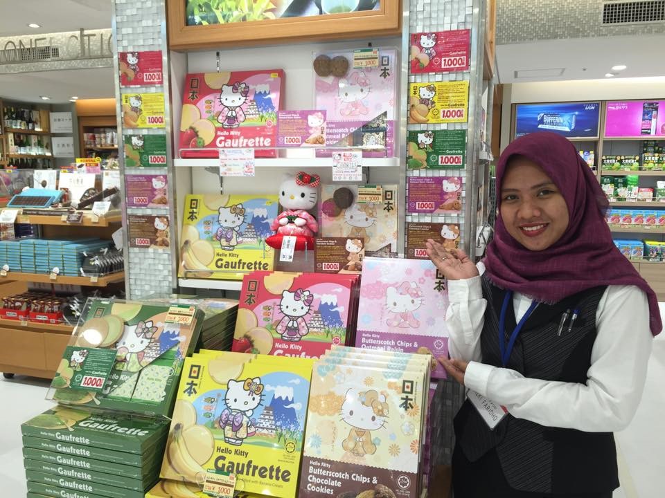 LAOX starts the sales of Hello Kitty HALAL cookies and HALAL gaufrettes ...
