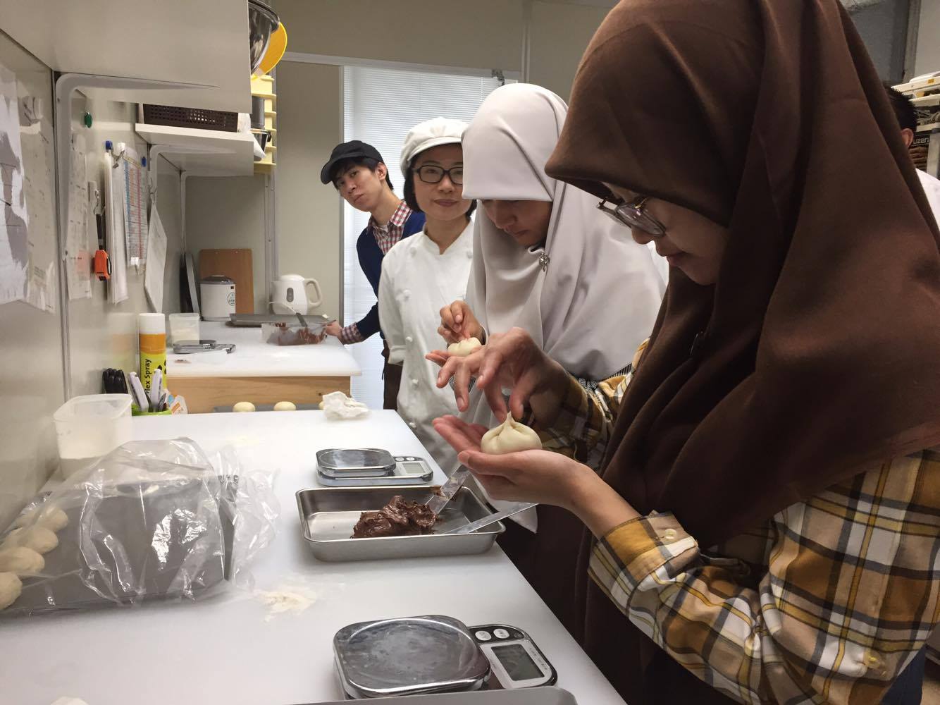 Muslim-friendly bread baking class held by Liaison Project in Tokyo ...